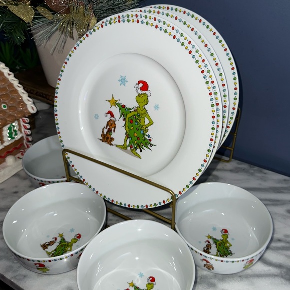 The Grinch | Dining | The Grinch Dinner Wear Set Of Eight | Poshmark